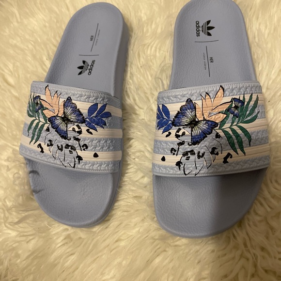 adidas | Shoes | Adilette Adidas Slide Kids Size 7y 5y And 4y | Poshmark